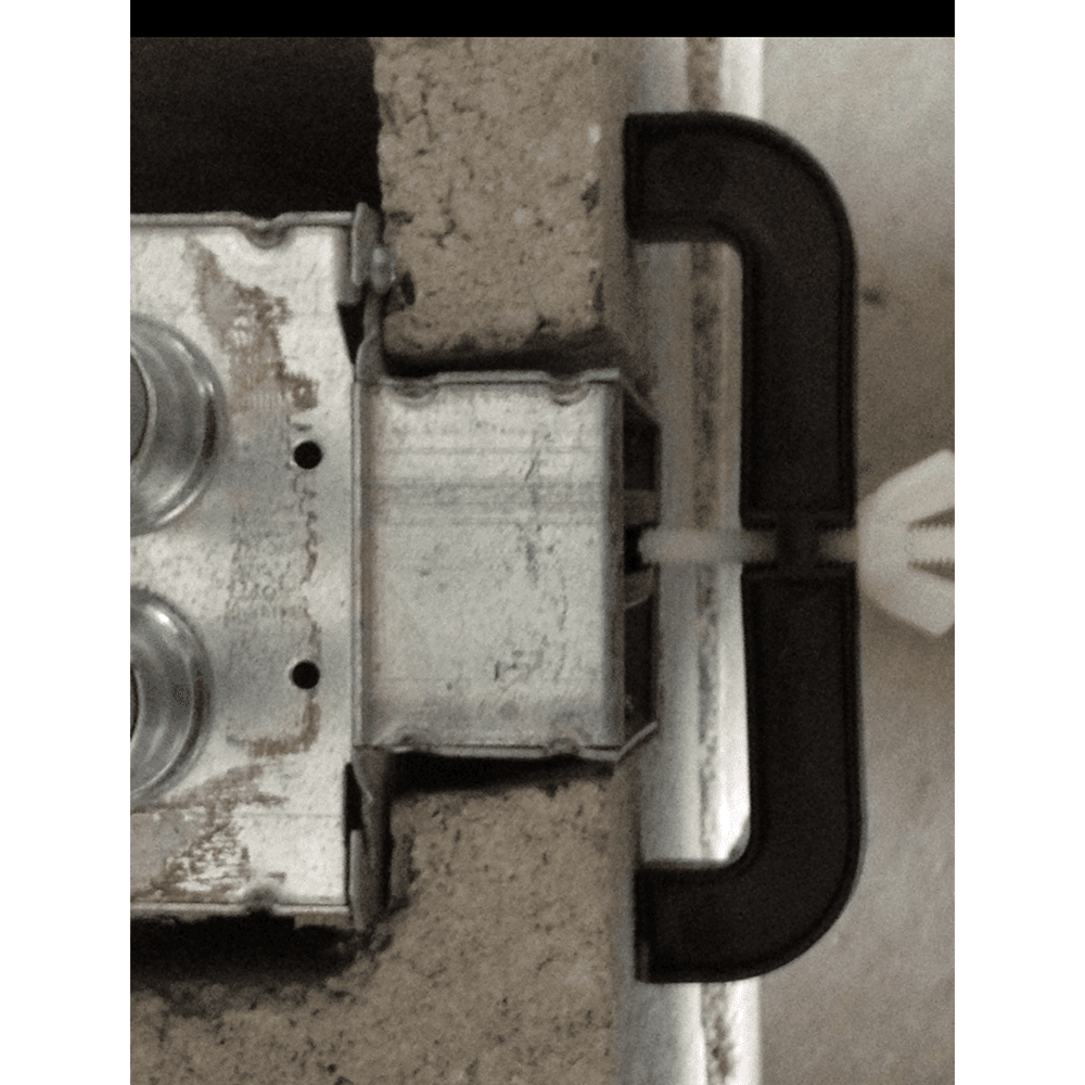 4 Square Box Clamp - 25 pcs - Rack-A-Tiers Since 1995